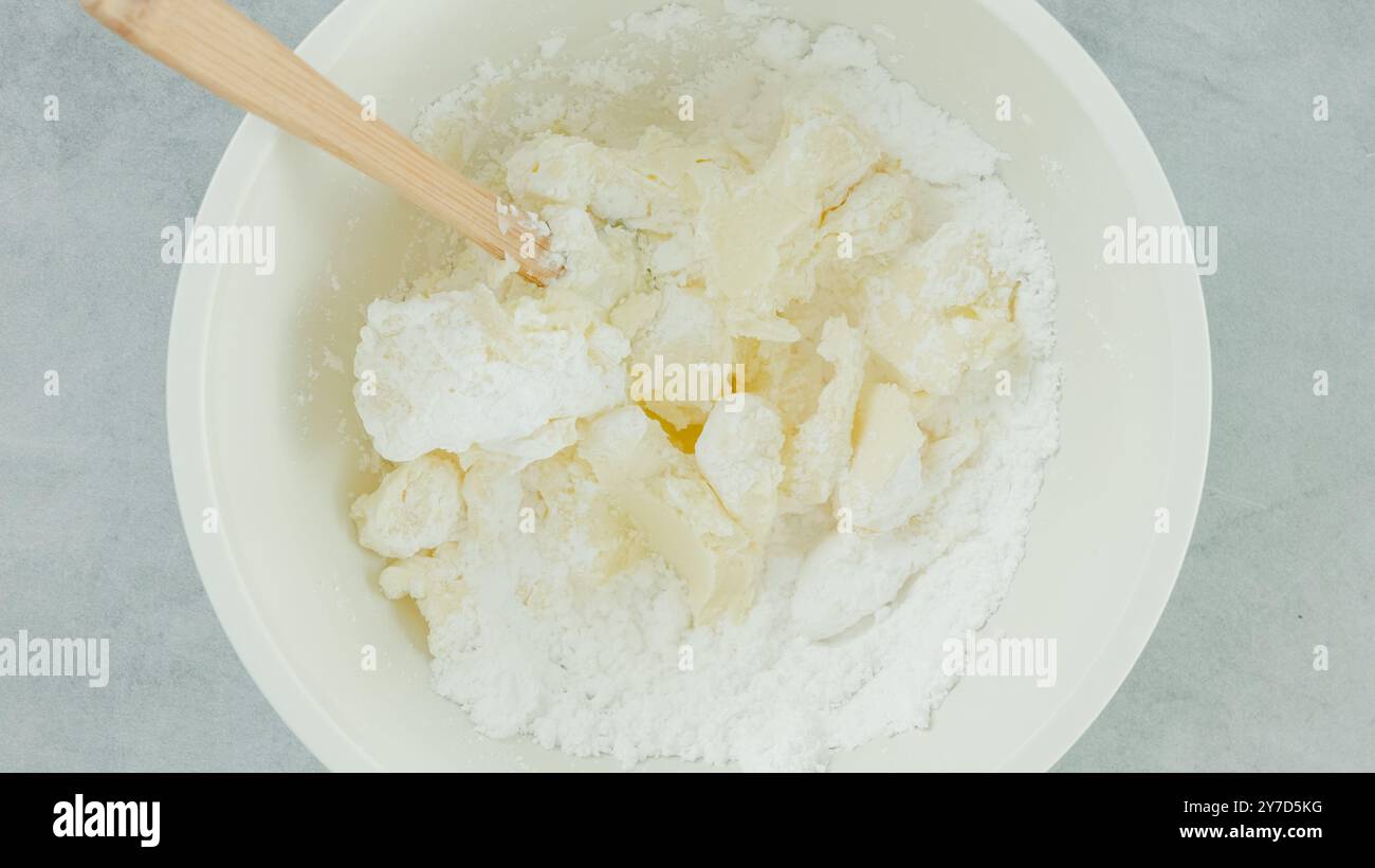 Cream cheese whipped cream recipe. Mixing cream cheese, sugar powder ...