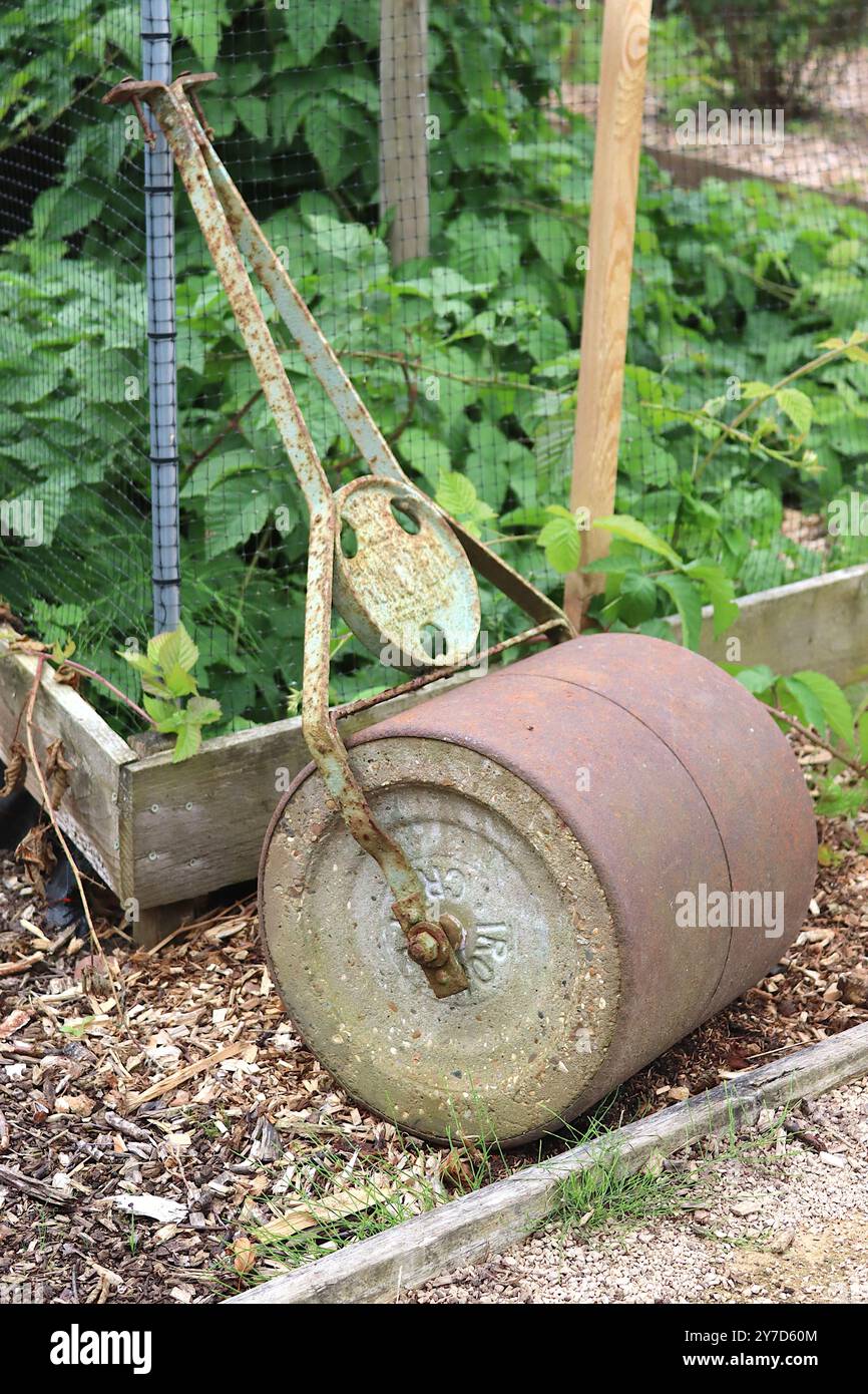 A pre-war vintage Ironcrete cast iron lawn roller manufactured by ...