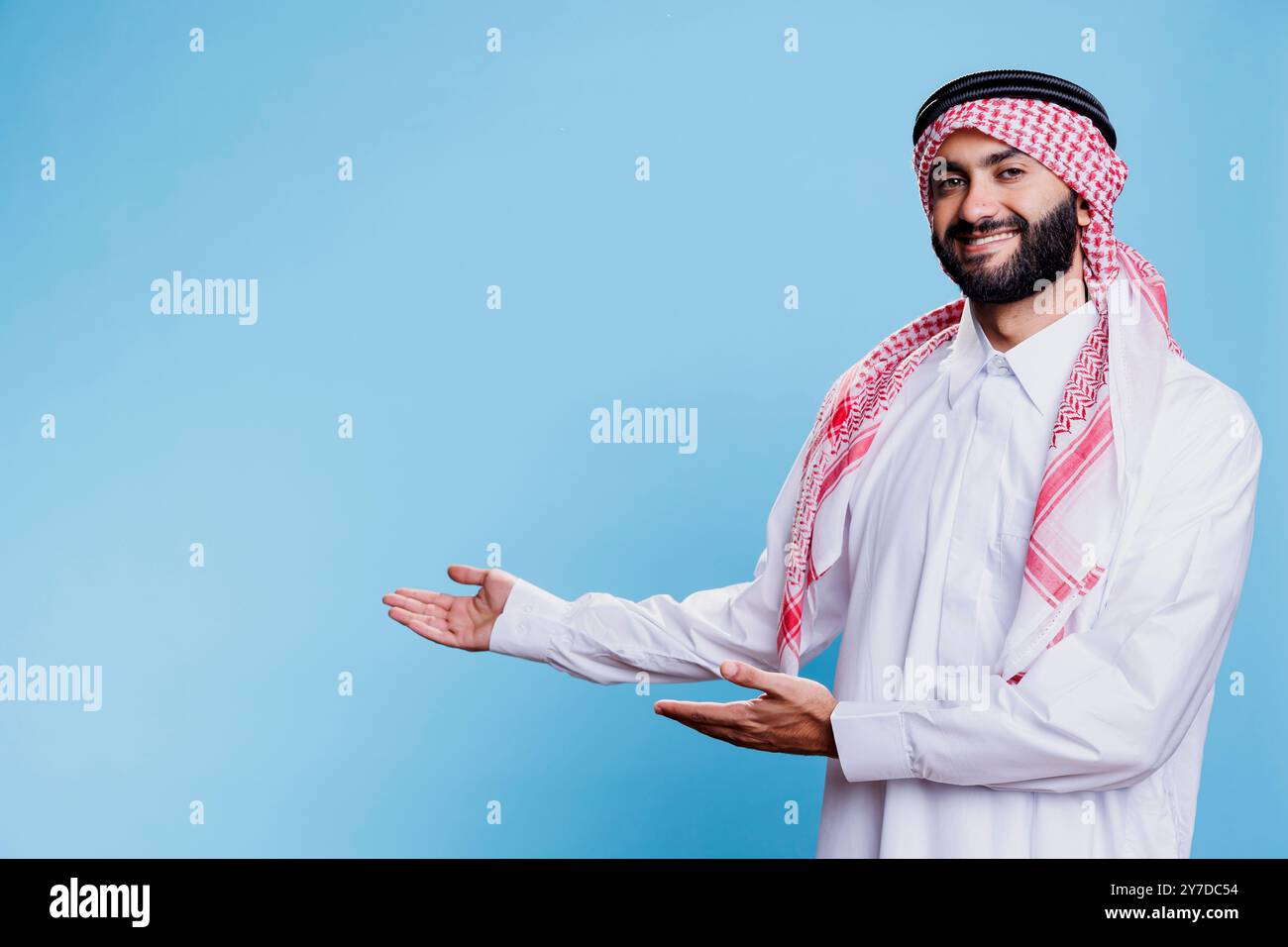 Studio shot portrait saudi arabian hi-res stock photography and images ...