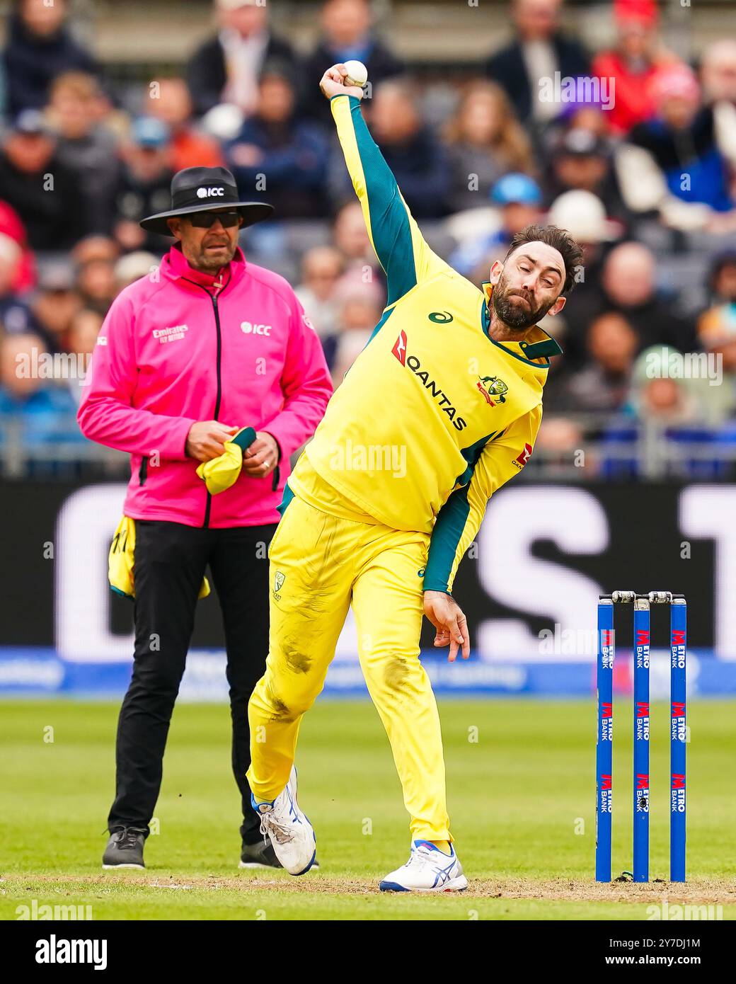 Australias glenn maxwell bowling hi-res stock photography and images ...