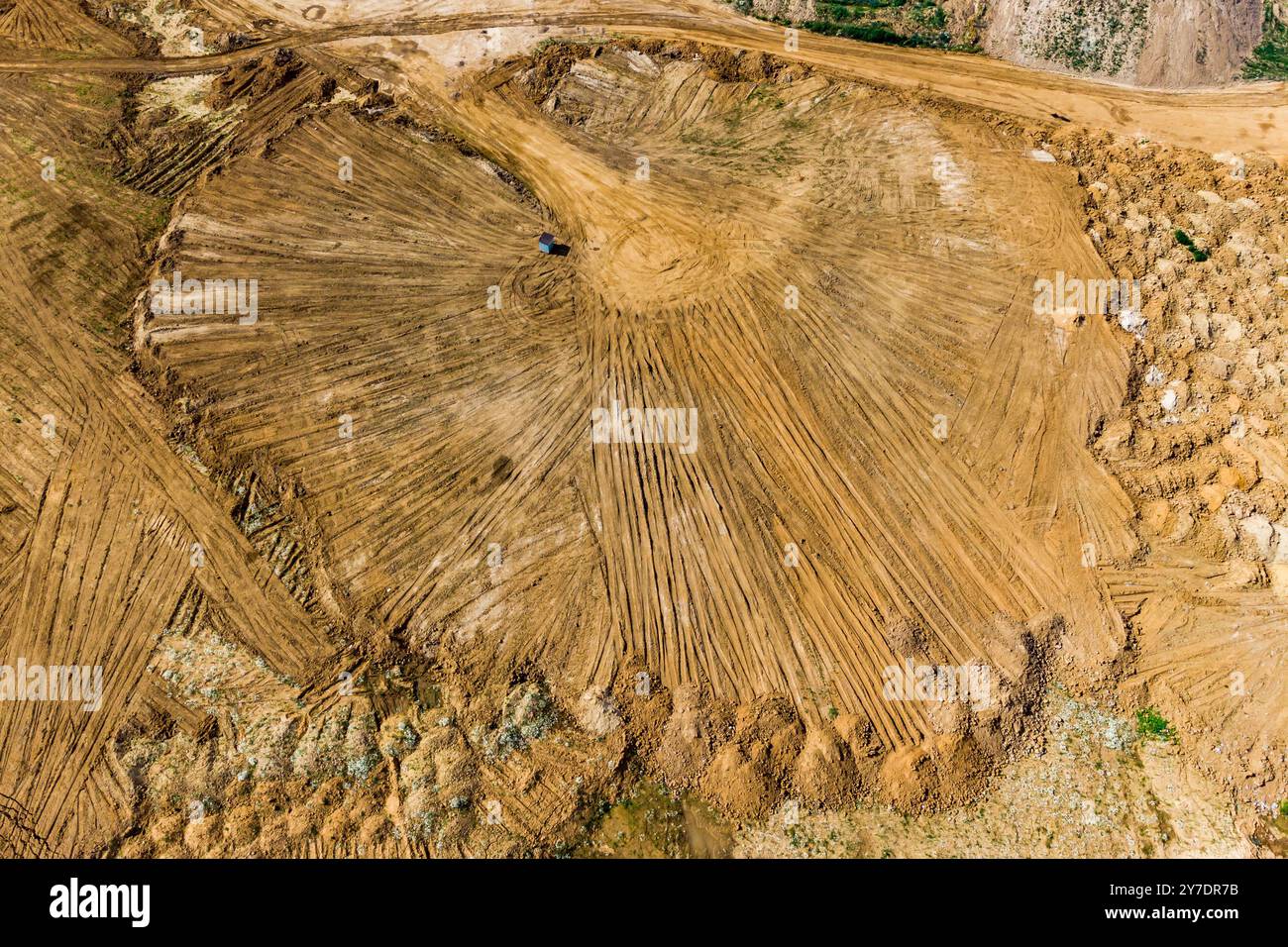 Earth and rock embankments hi-res stock photography and images - Alamy