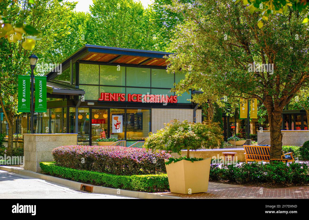 Jenis Ice Cream at Avalon Mixed Use Development in Alpharetta Ge Stock ...