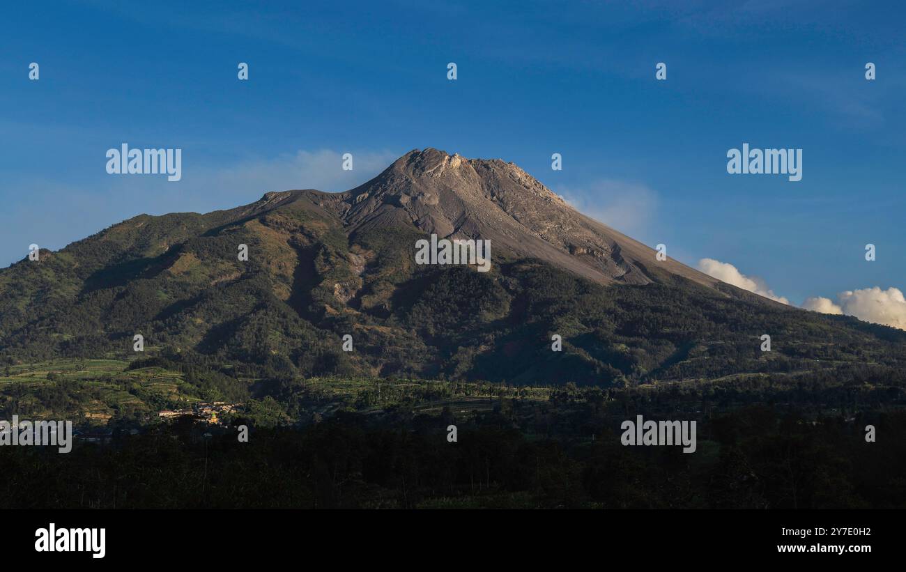 Panoramic view mount merapi active hi-res stock photography and images ...