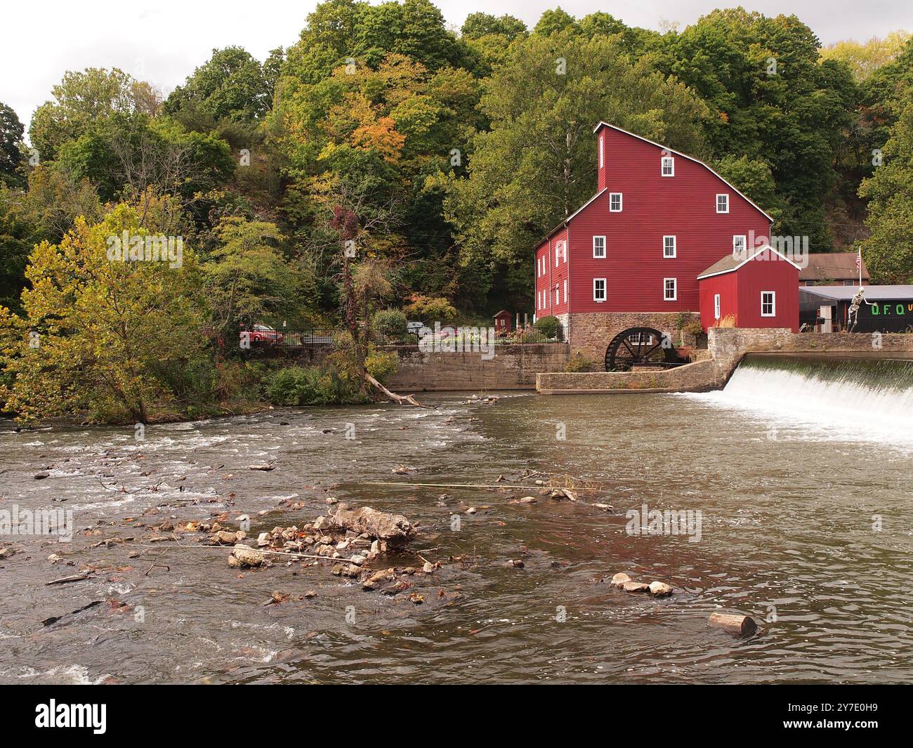 Early american textile mill hi-res stock photography and images - Alamy