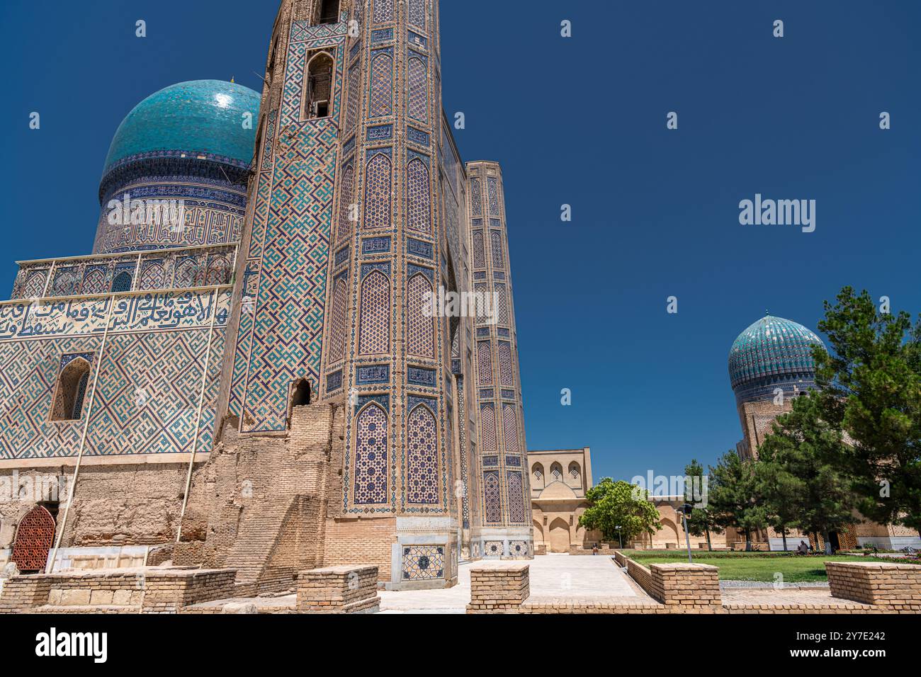 Architectural details of Bibi-Khanym Mosque in Samarkand, Uzbekistan ...