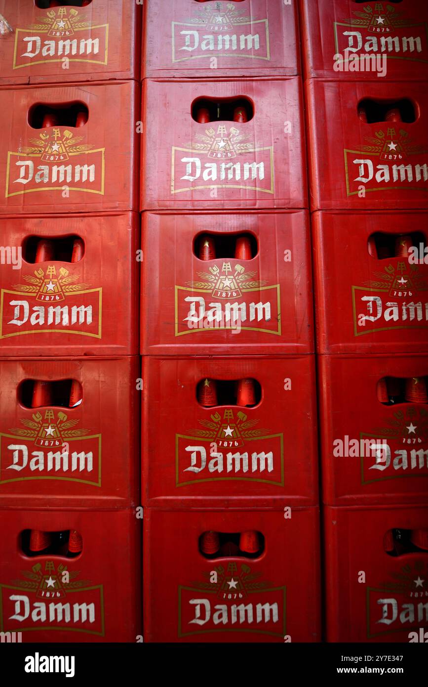 Crates of Estrella Damm beer Stock Photo - Alamy