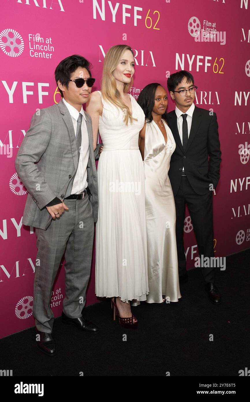 Maddox chivan jolie pitt hi-res stock photography and images - Alamy