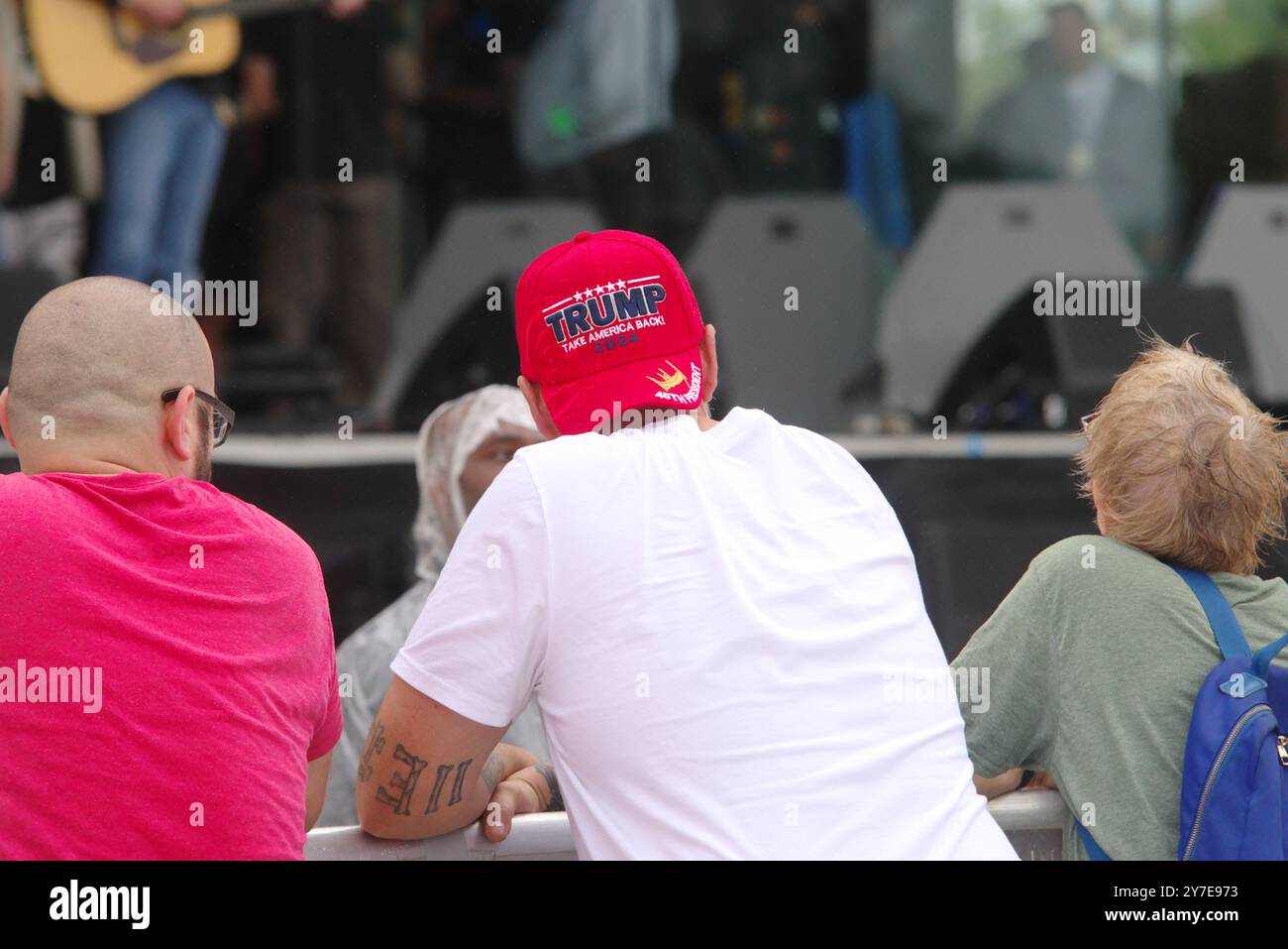 Washington, DC, USA. 29 Sep 2024. A specator wearing a Trump hat ...