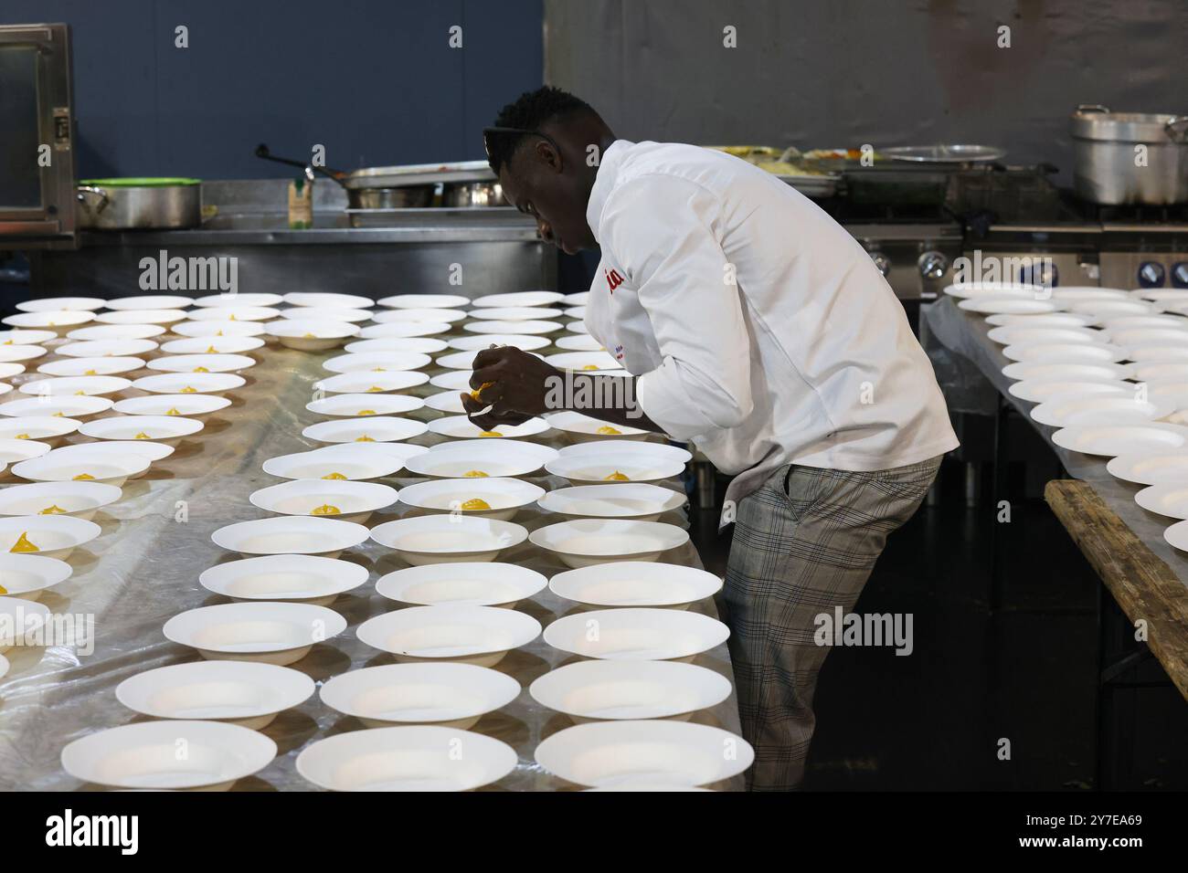 in the photo the dish of the chefs of Doctors Without Borders Stock ...