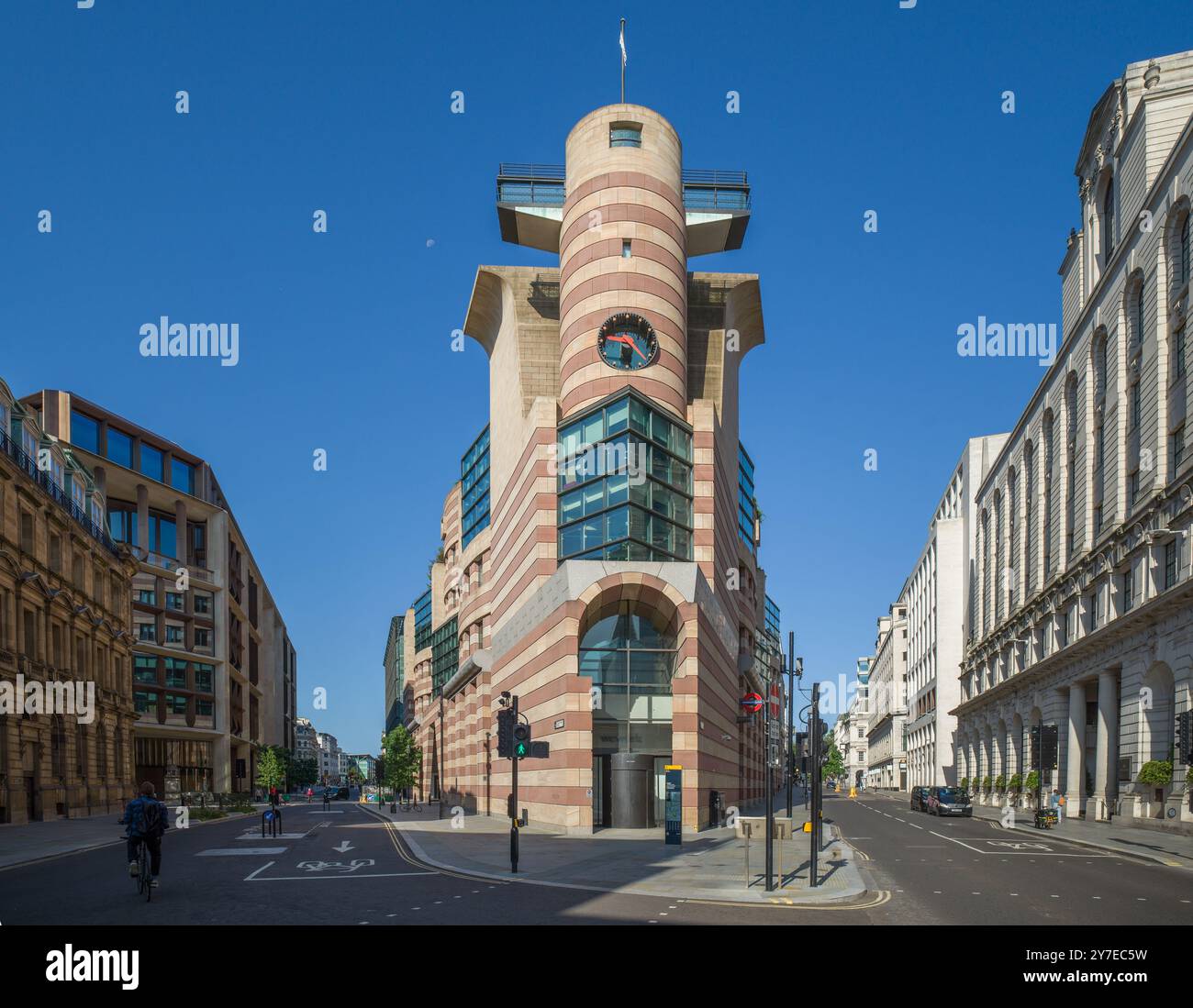 No 1 Poultry, a postmodern office building located by Bank station in ...