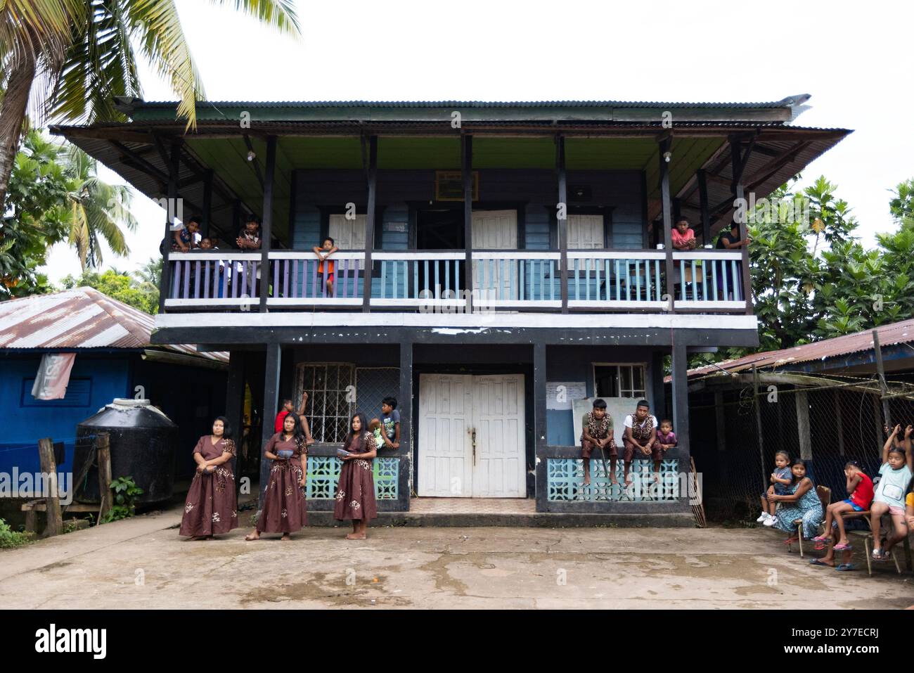 Bluefields, Nicaragua. 25th Sep, 2024. Teenagers perform a traditional ...