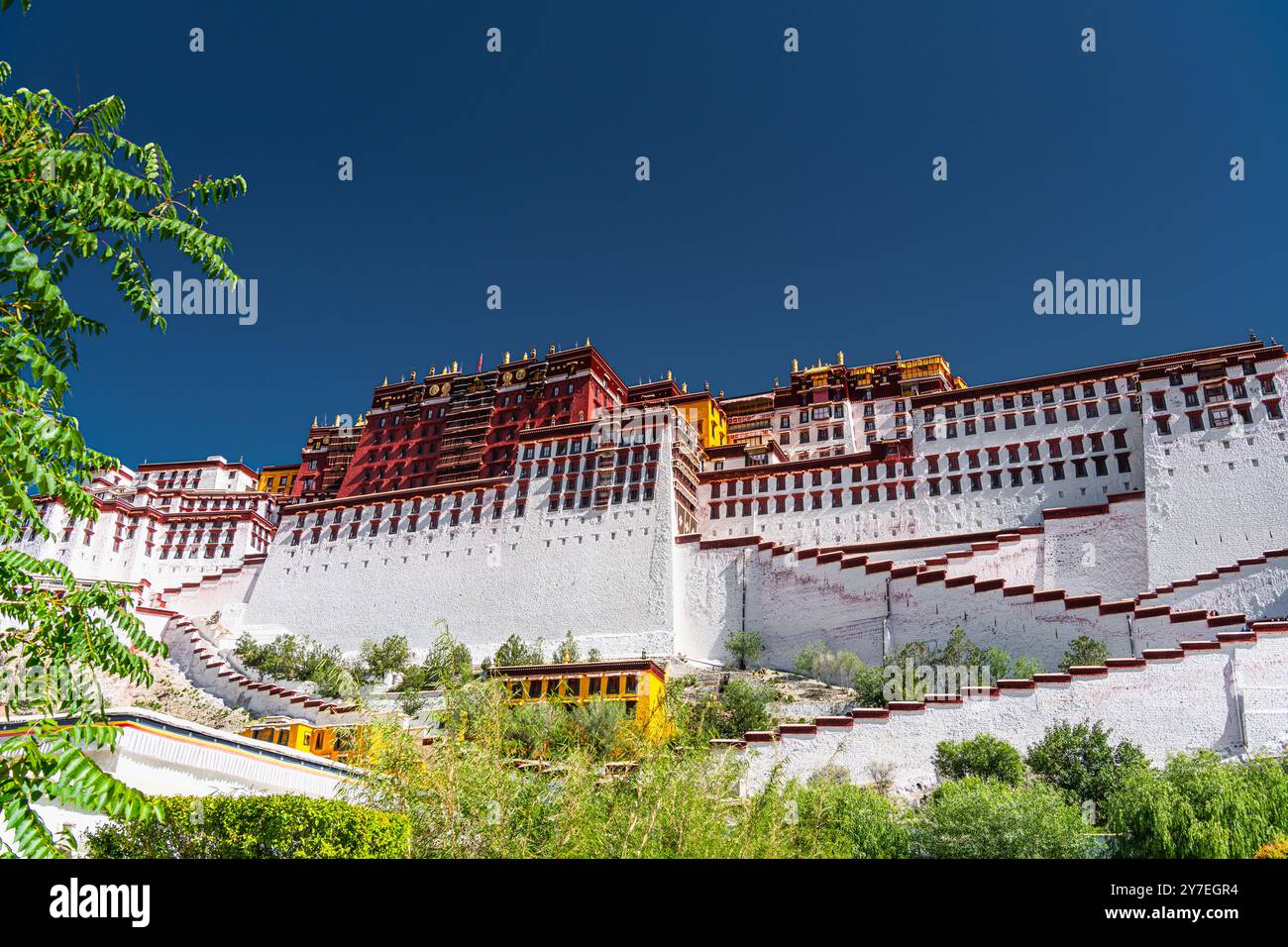Panorama of Potala Palace, Tibet (China, Asia). Fantastic photo of the ...