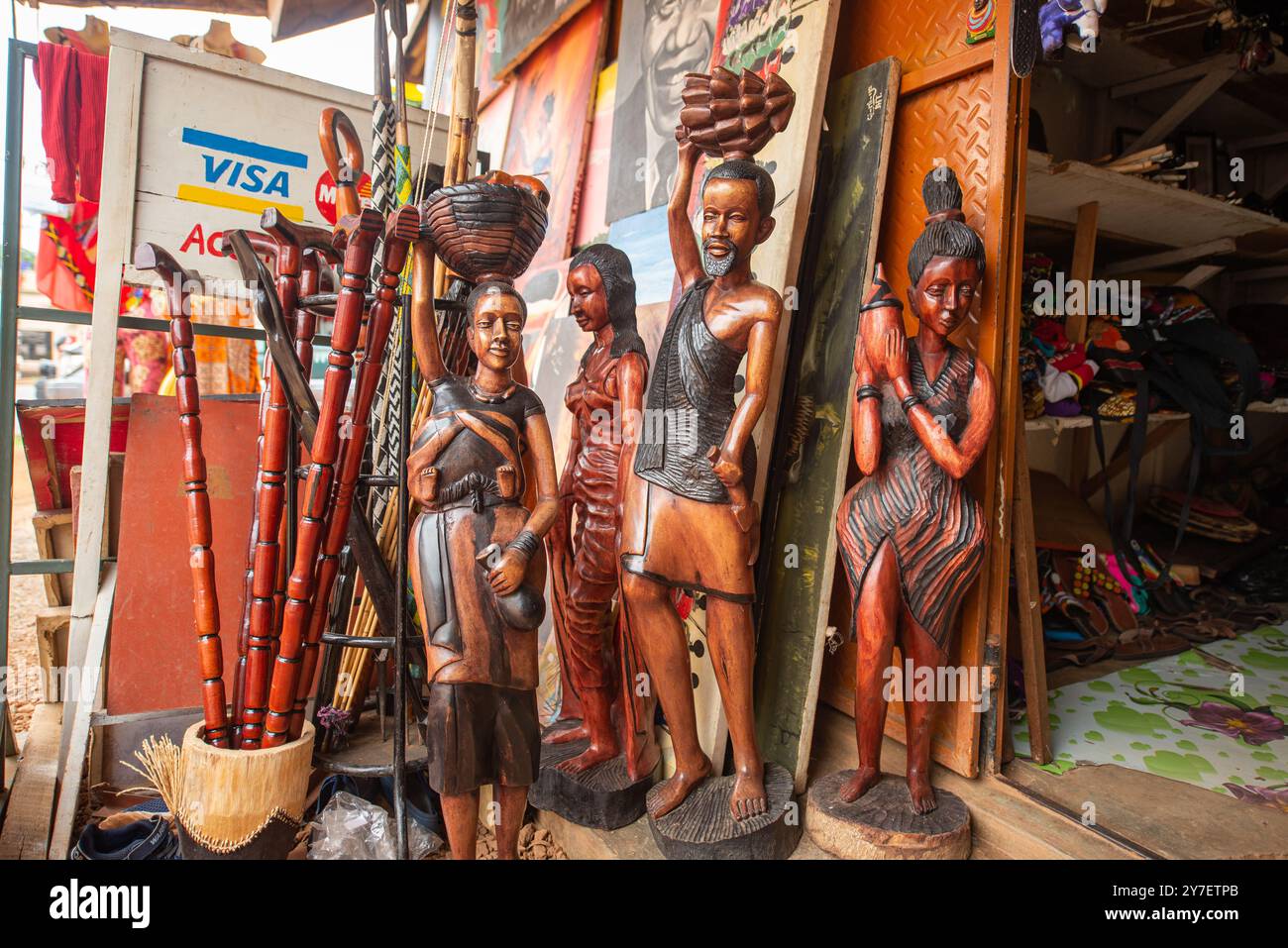 African curvings hi-res stock photography and images - Alamy
