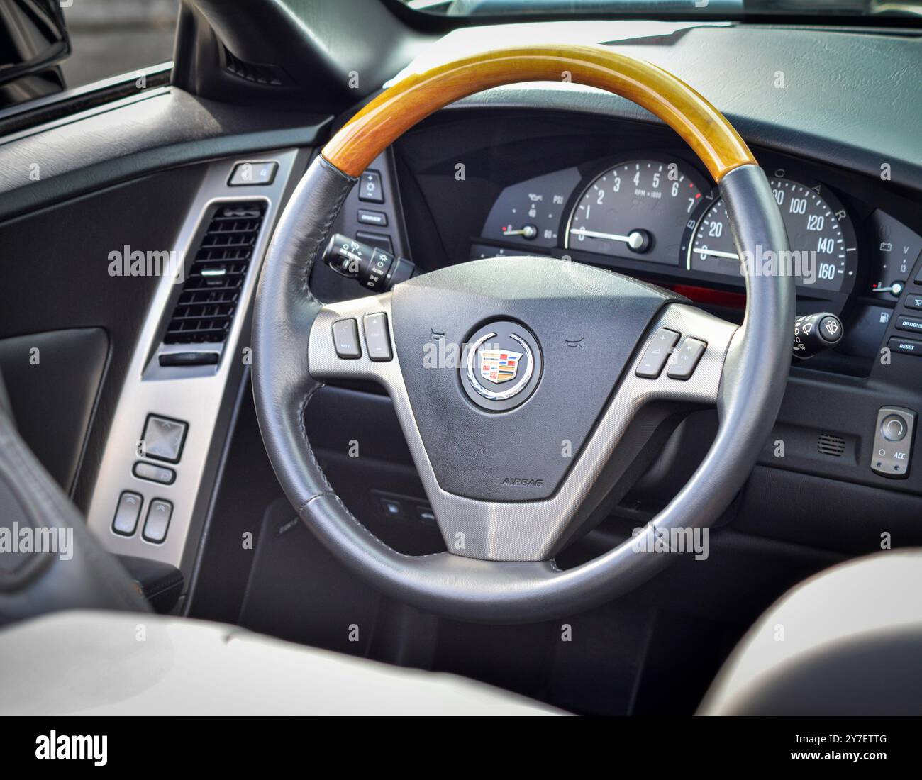 Cadillac steering wheel Stock Photo - Alamy