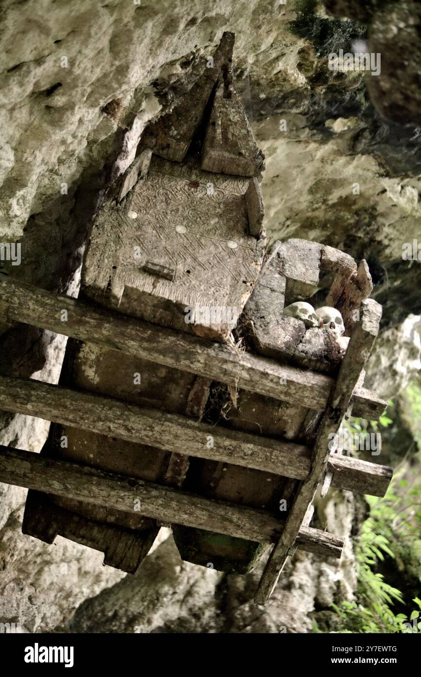 Indigenous hanging burial hi-res stock photography and images - Alamy