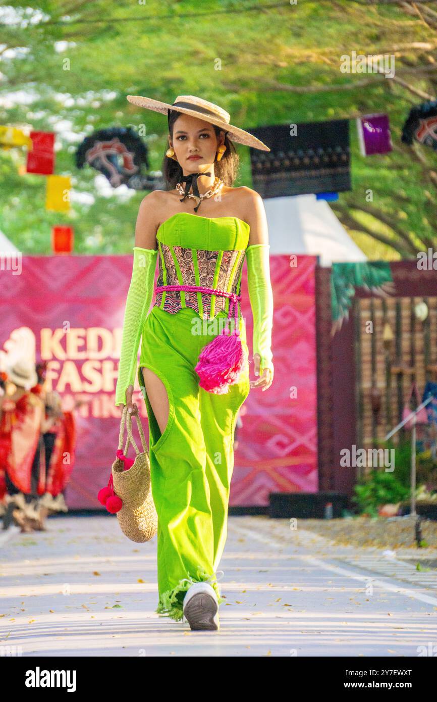 The Second Kediri Fashion Batik Festival "Kadhiri Tutur Wikara" in ...