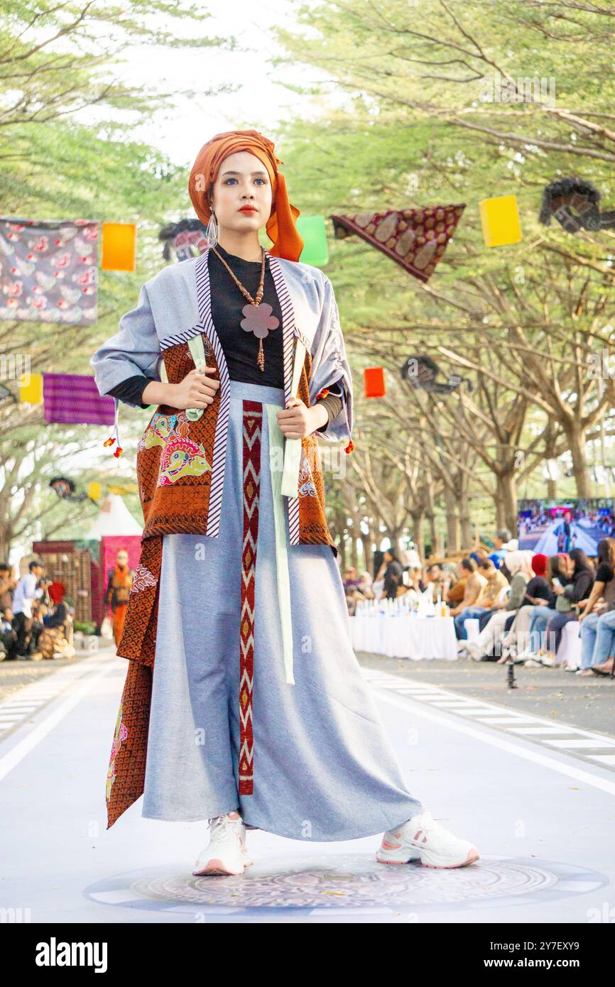 The Second Kediri Fashion Batik Festival "Kadhiri Tutur Wikara" in ...