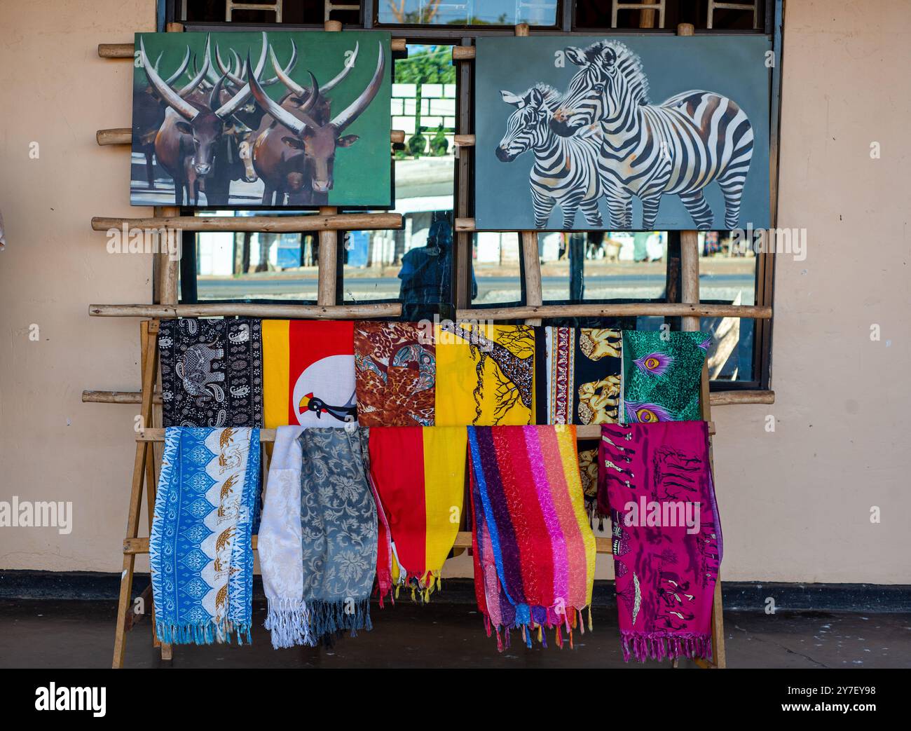 A souvenirs shop craft shop at Uganda Equator Stock Photo - Alamy
