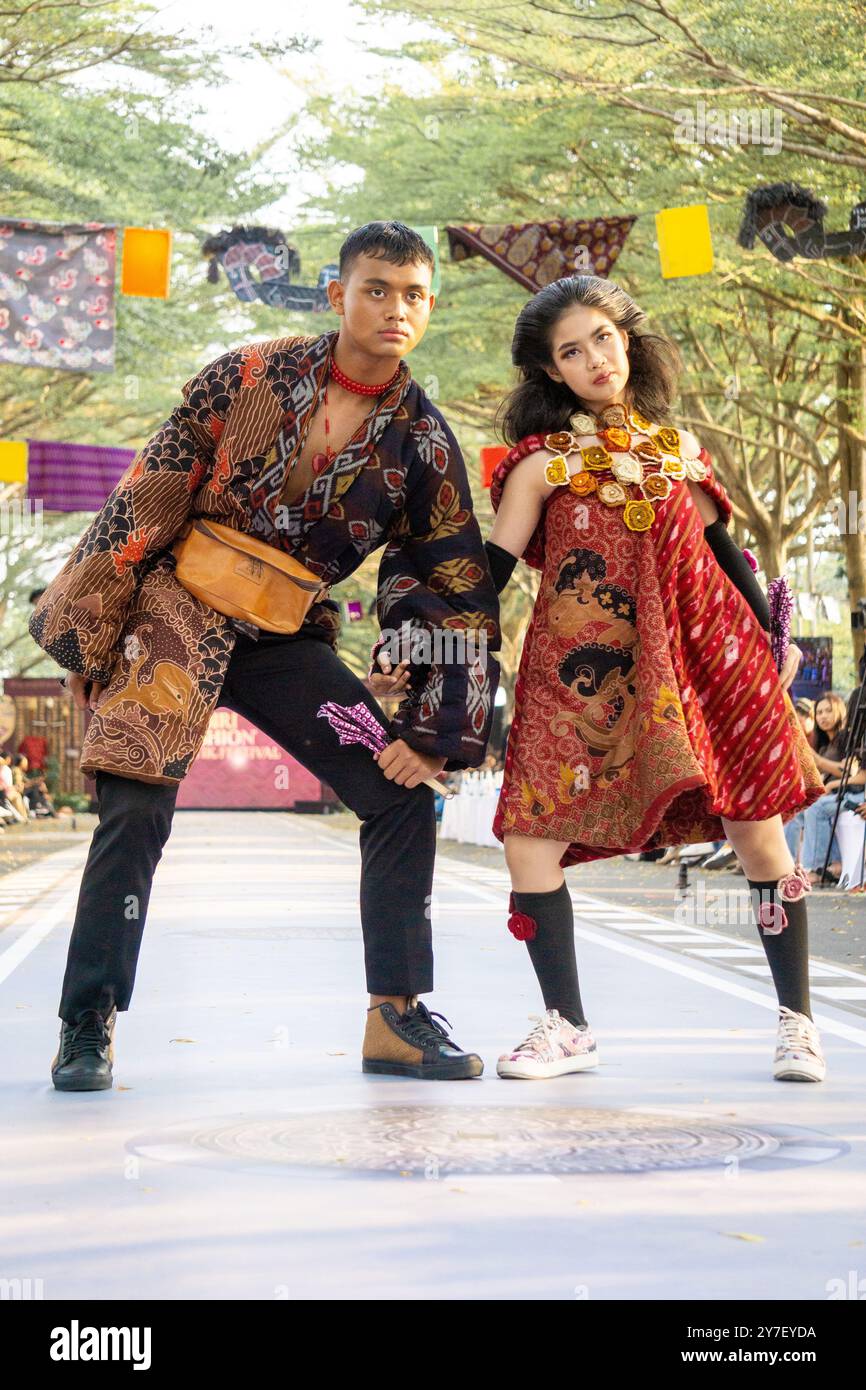 The Second Kediri Fashion Batik Festival "Kadhiri Tutur Wikara" in ...