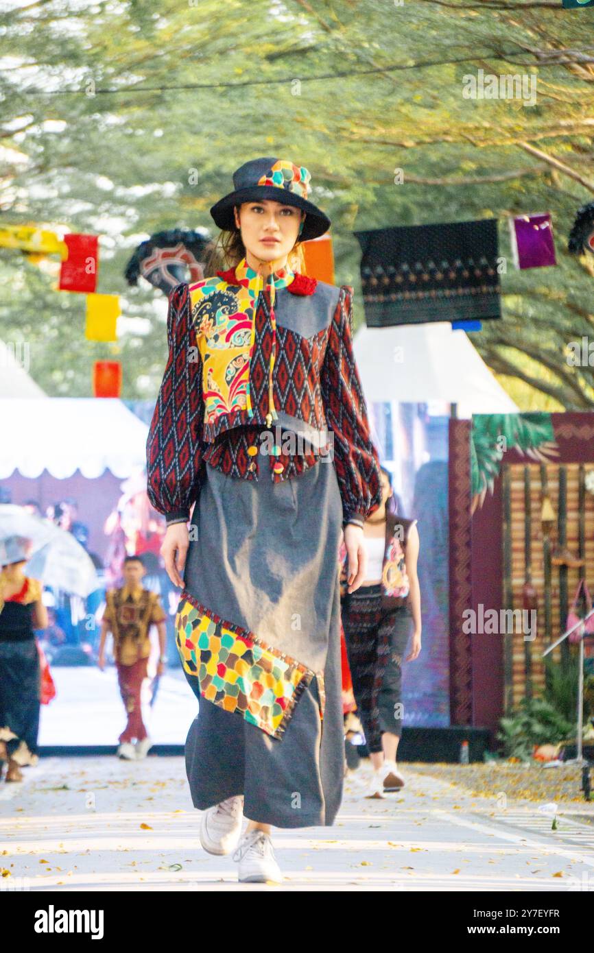 The Second Kediri Fashion Batik Festival "Kadhiri Tutur Wikara" in ...