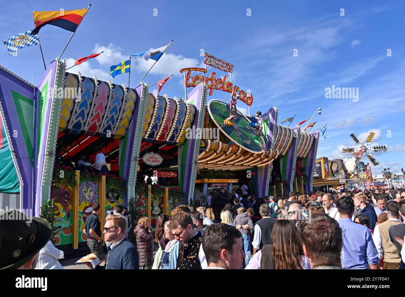 Teufelsrad beim 189. Oktoberfest 2024 auf der Theresienwiese. München ...