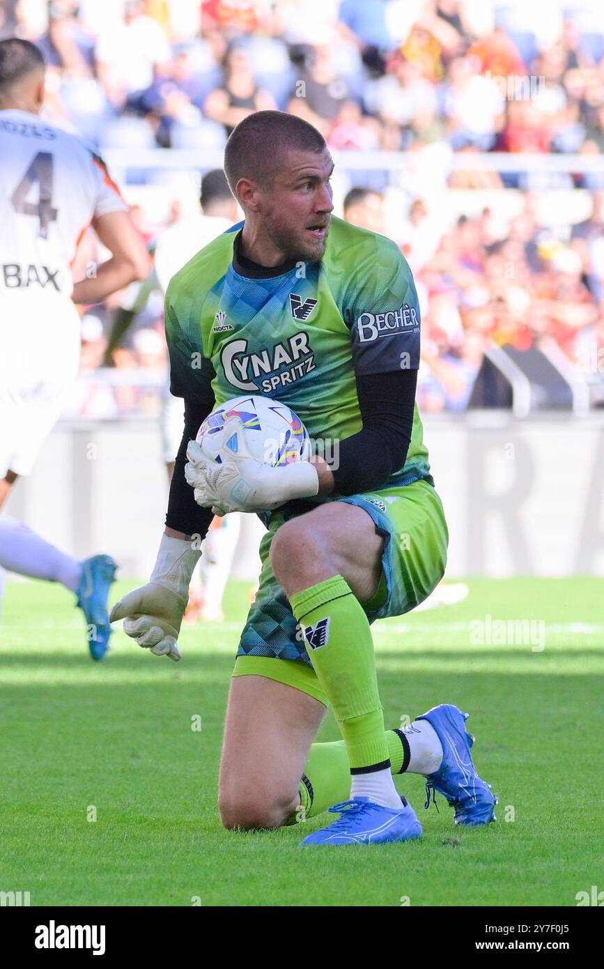 Roma, Italia. 30th Sep, 2024. Venezia's goalkeeper Jesse Joronen during ...