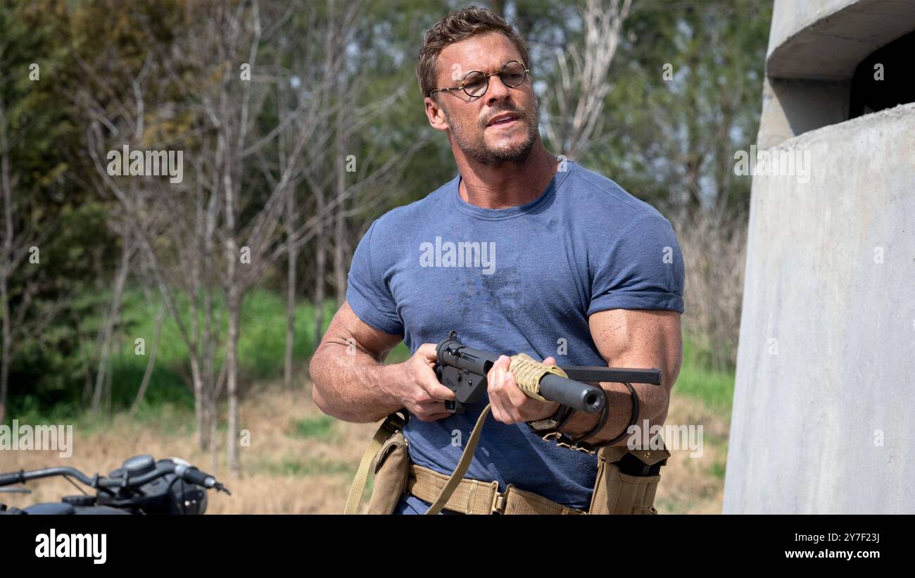 Alan Ritchson In The Ministry Of Ungentlemanly Warfare 2024 Directed