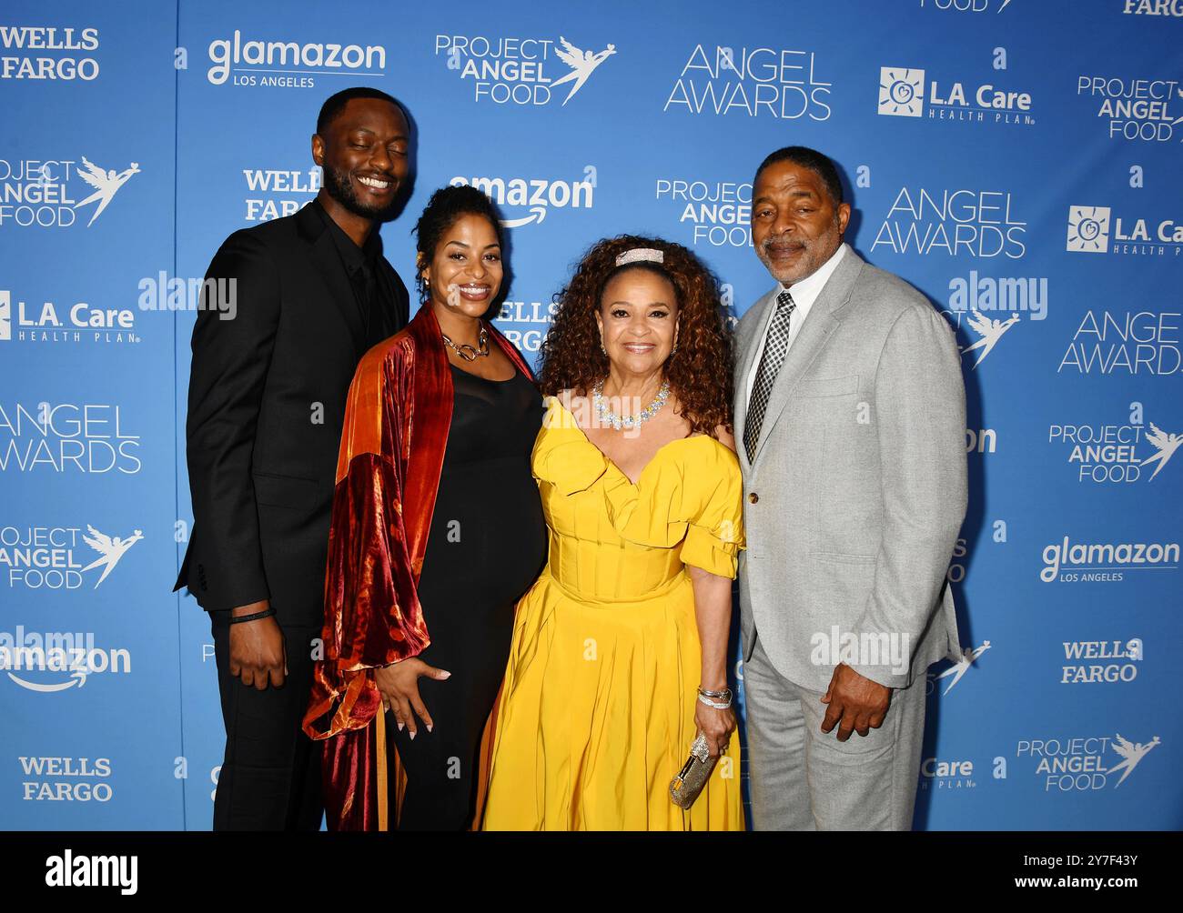 LOS ANGELES, CALIFORNIA - SEPTEMBER 28: (L-R) Norm Nixon, Debbie Allen ...