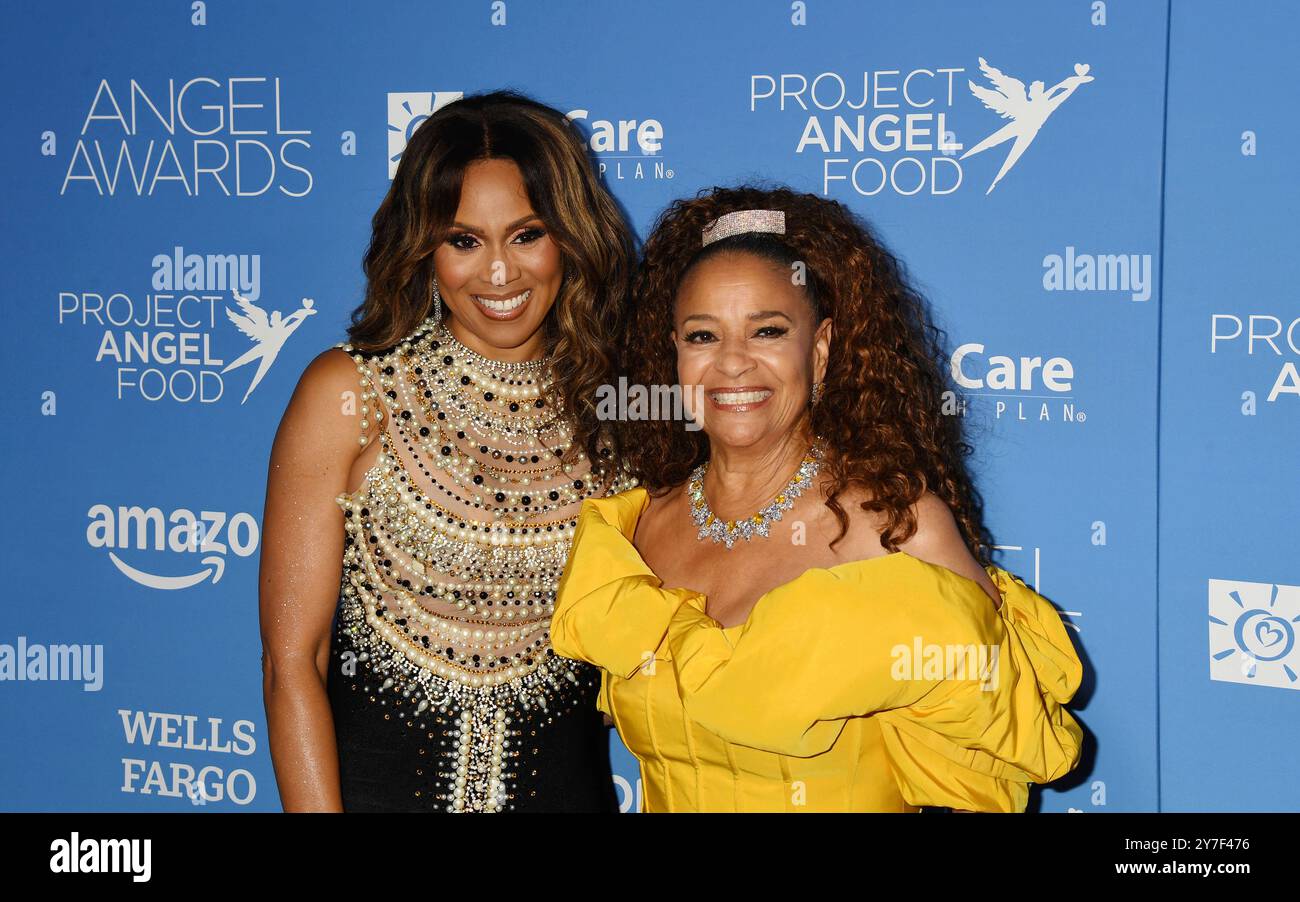 LOS ANGELES, CALIFORNIA - SEPTEMBER 28: (L-R) Deborah Cox and Debbie ...