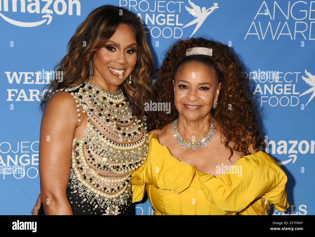 LOS ANGELES, CALIFORNIA - SEPTEMBER 28: (L-R) Deborah Cox and Debbie ...
