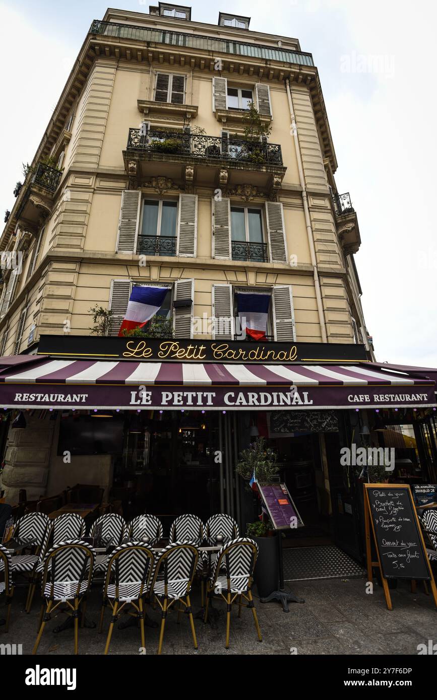 Le petit cardinal hi-res stock photography and images - Alamy
