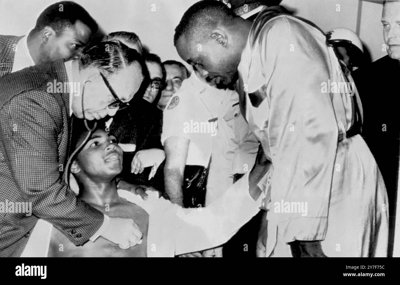 World Heavyweight Champion Sonny Liston (right) and challenger Cassius ...