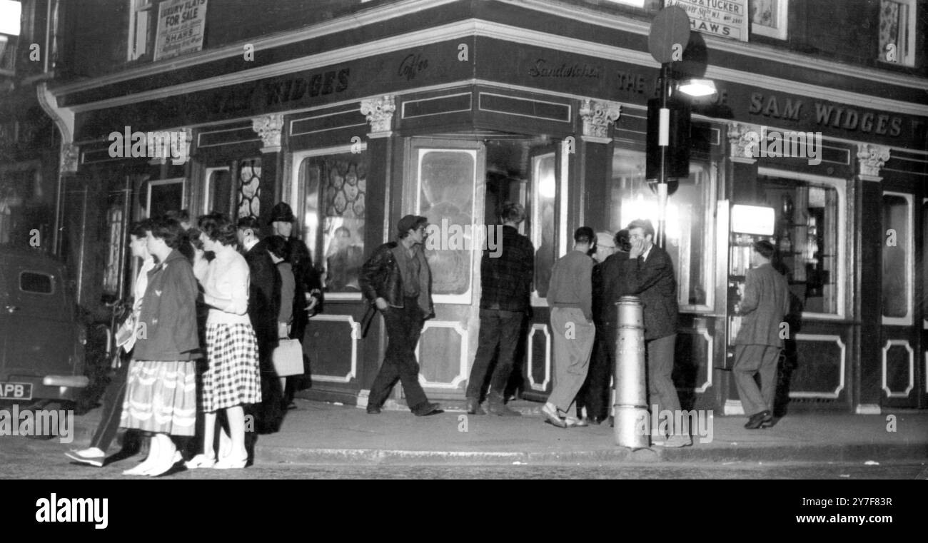 Soho coffee 1960s hi-res stock photography and images - Alamy