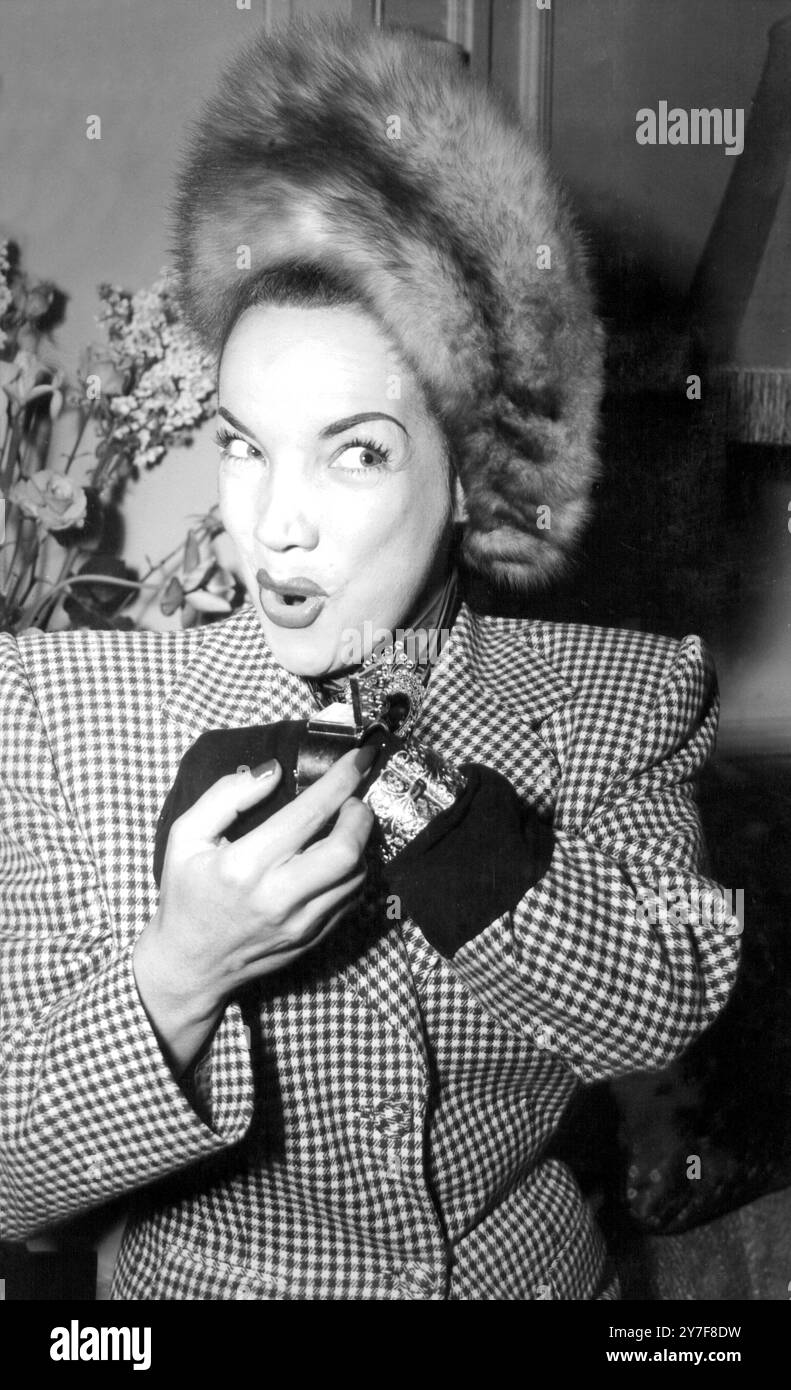 Pillbox aspirins bracelet hi-res stock photography and images - Alamy