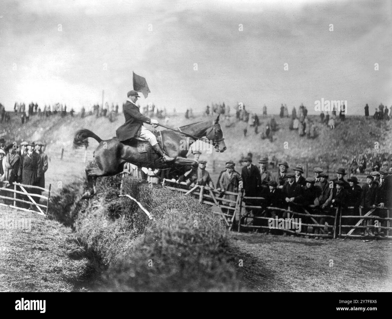 Horse Racing Point to Point races at Edenbridge Judge Farrant on ...