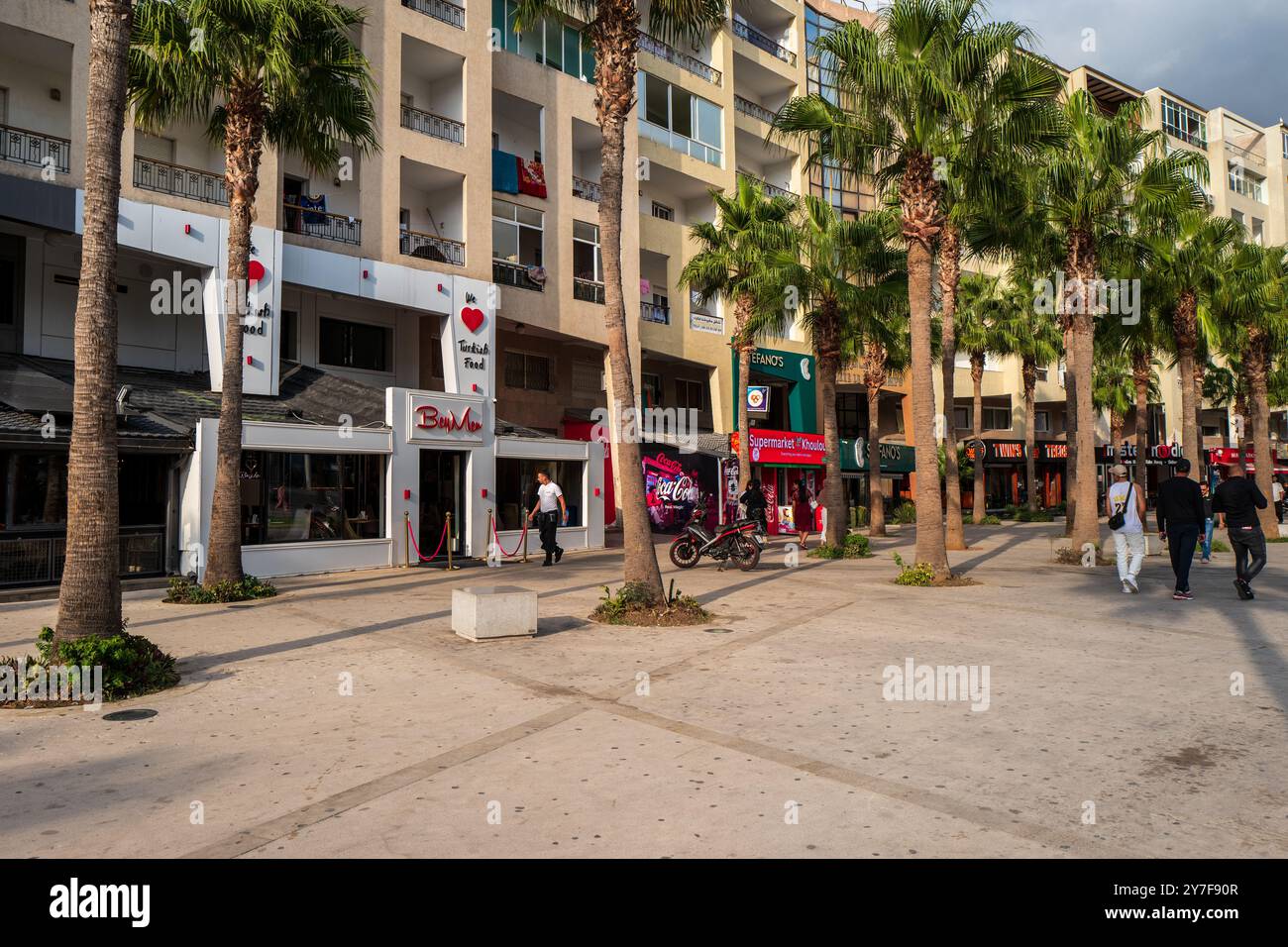 Variety of restaurants and fast food outlets on Ave Mohammed VI ...