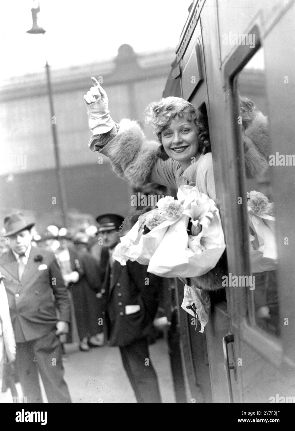 1936 Actress Aileen Maison leaving Waterloo for South Africa Stock ...