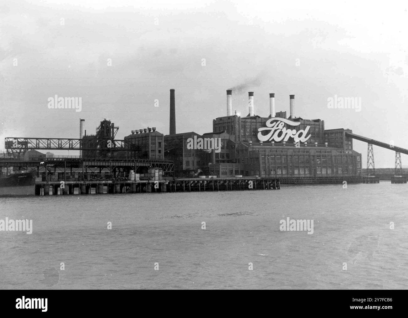 Ford factory in london hi-res stock photography and images - Alamy
