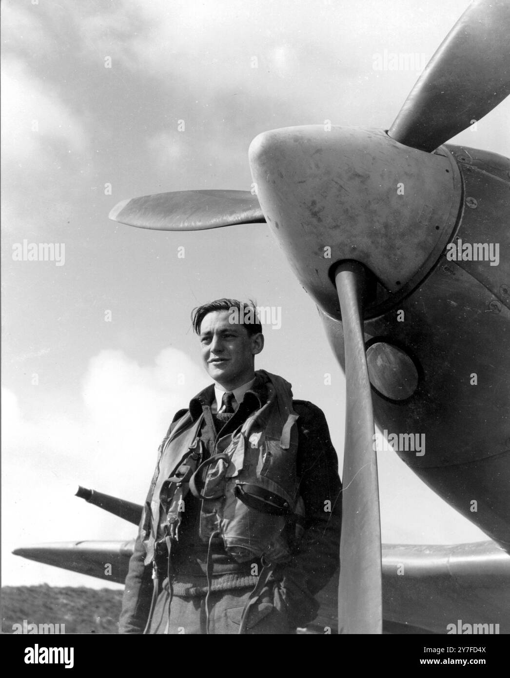 Home Front 1943 Wing Commander DSO DFC and his Spitfire. Wing-Commander ...