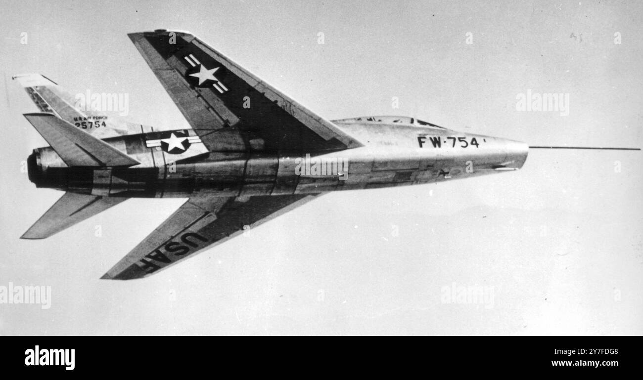 American F100 Super Sabre supersonic jet fighter 1953 Stock Photo - Alamy