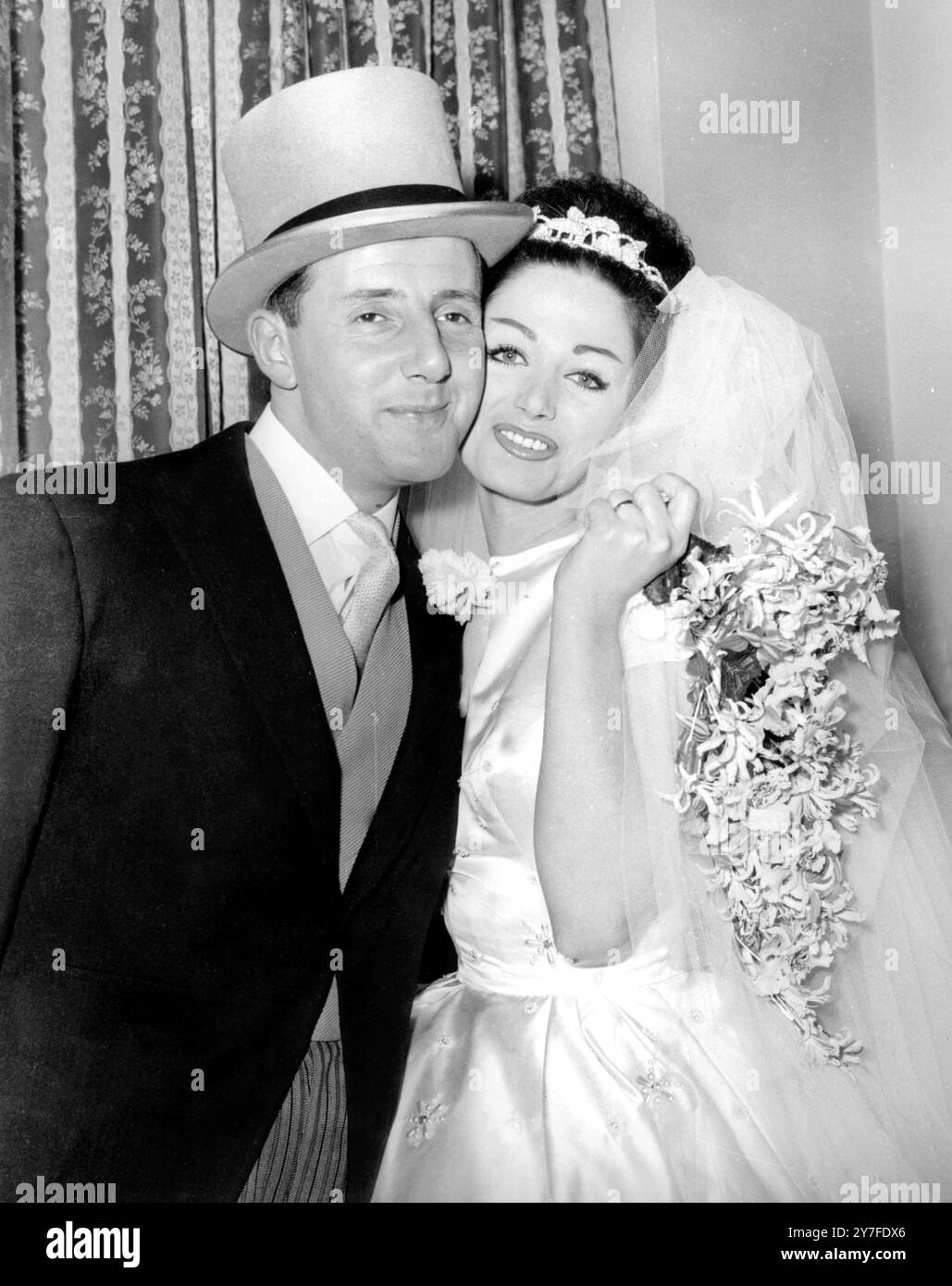 Jackie Collins and Austin Wallace pose cheek to cheek after their ...