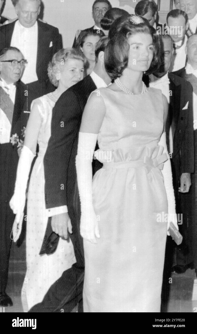Mother to be Mrs. Jackie Kennedy The First Lady of America, Mrs ...