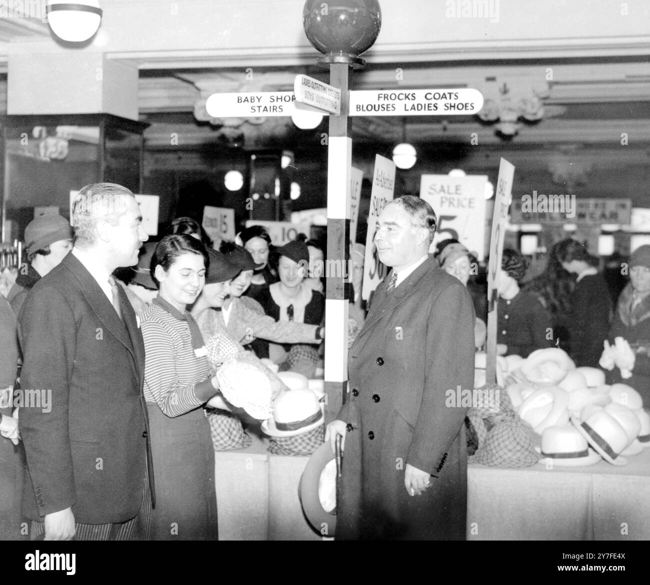 At Harrods Mr Hore Belisha " beacons" 1935 Stock Photo - Alamy
