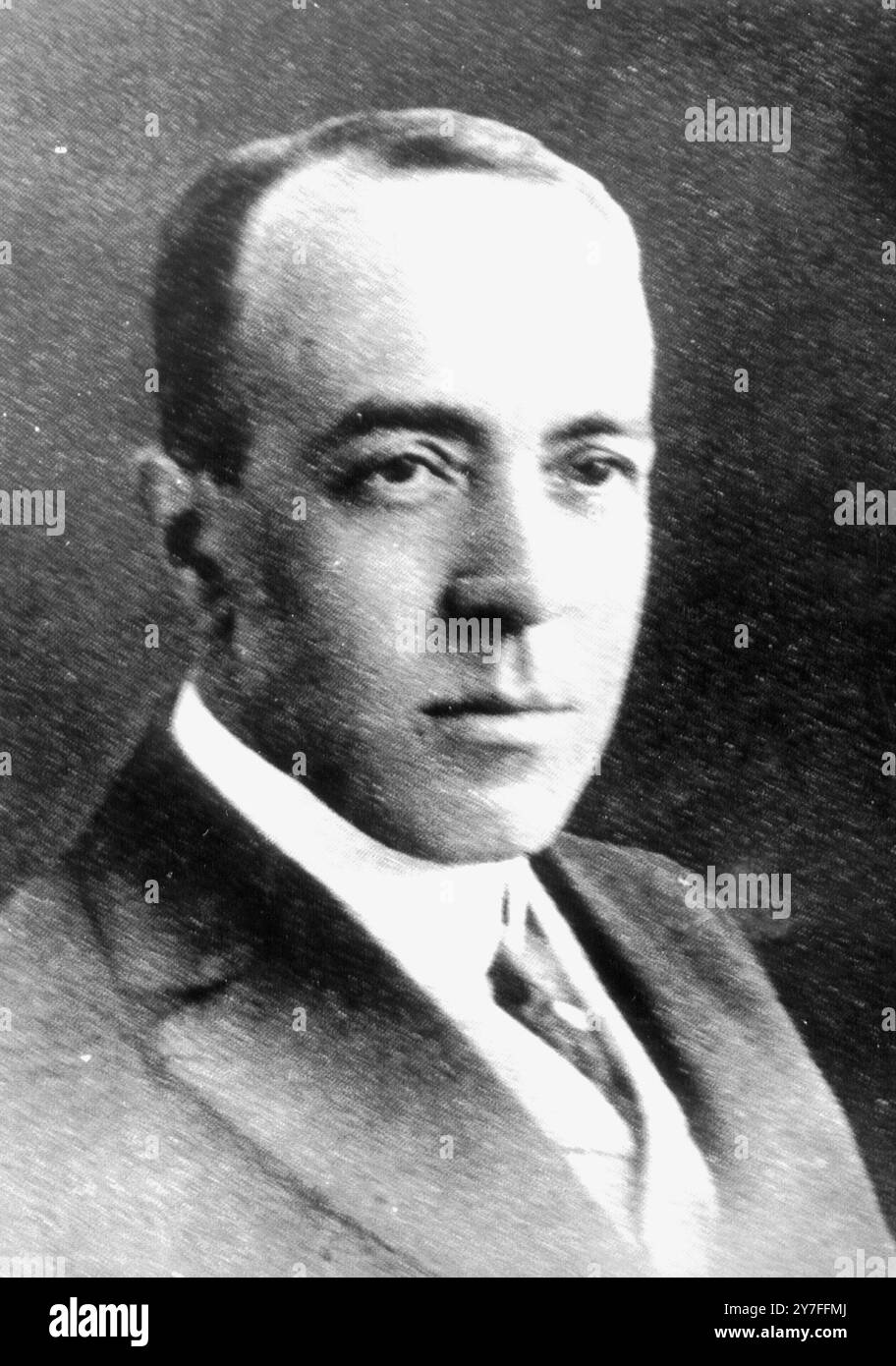 Tarzan edgar rice burroughs Black and White Stock Photos & Images - Alamy