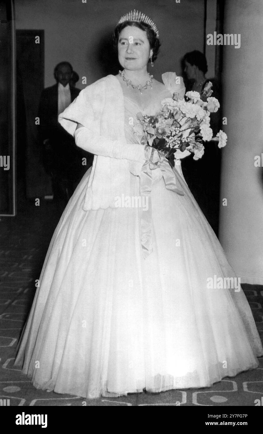 A dazzling figure in a shimmering evening dress Queen Elizabeth, The ...