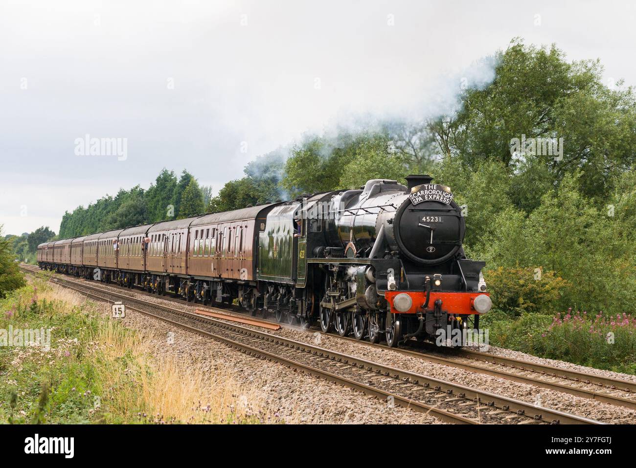 Black 5, 45231, with the Scarborough Spa Express Stock Photo - Alamy