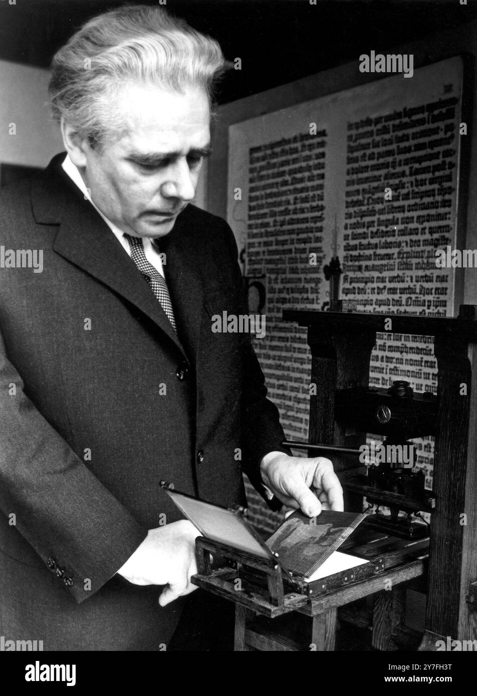 Small Hand Printing Press Hand Printing Press Hi Res Stock Photography