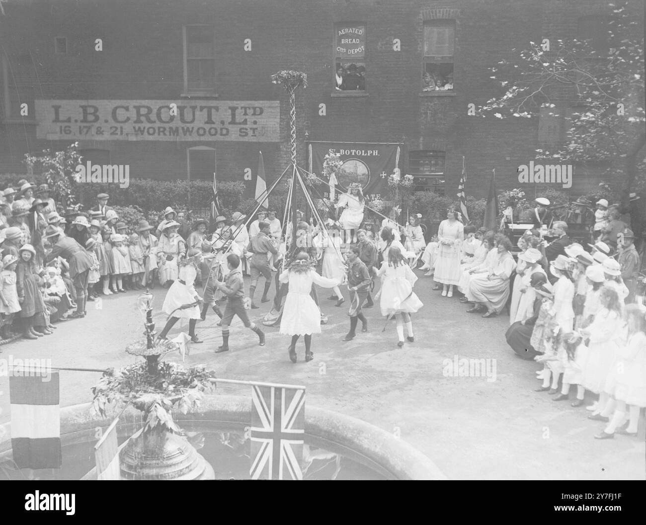 May Day celebrations at St Botolph's Bishopsgate. 30th May 1920 Stock ...