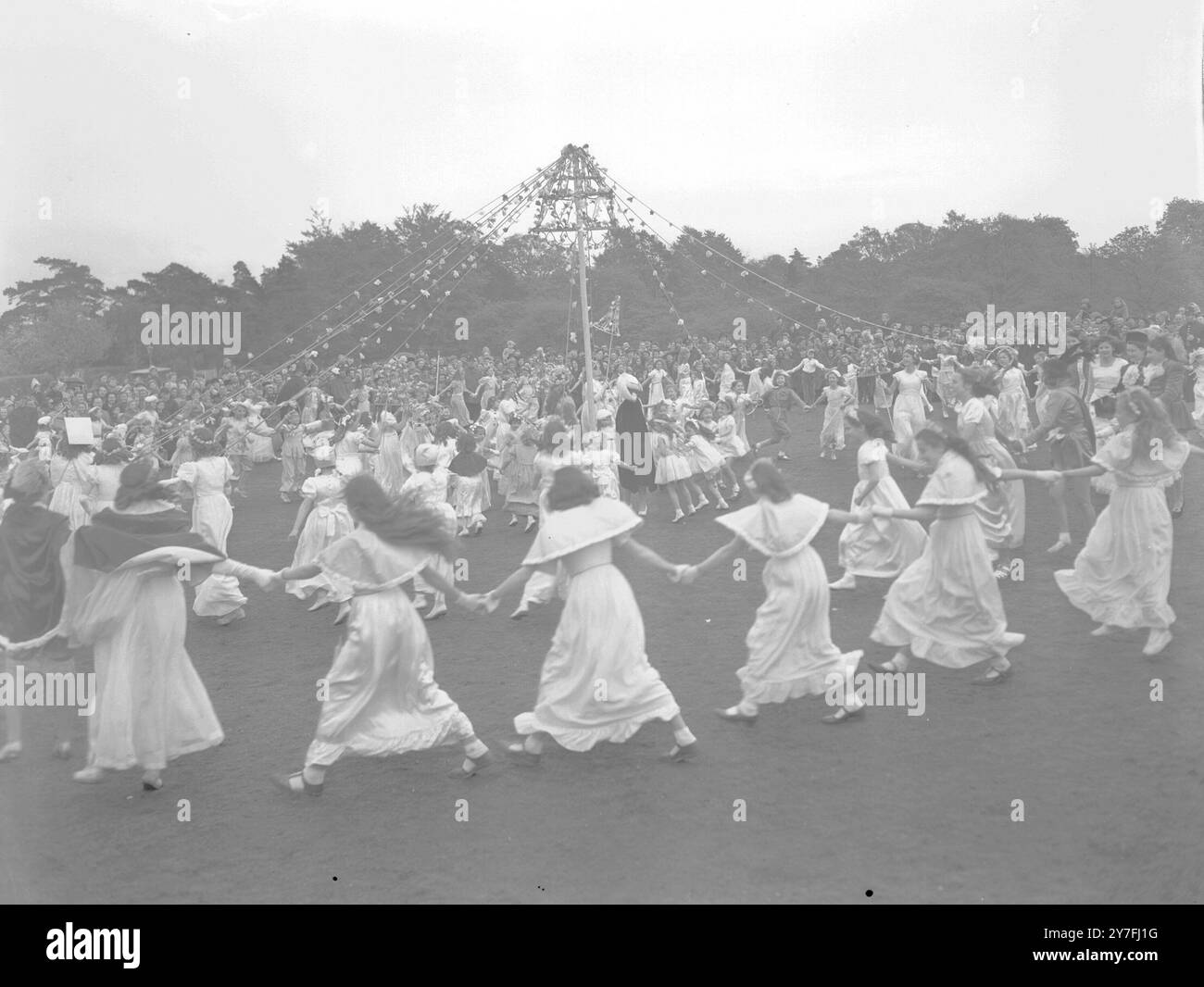 May pole dance hi-res stock photography and images - Alamy