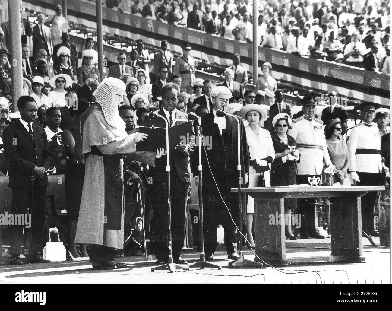 Former Prime Minister Kenneth Kaunda is sworn in as the first President ...